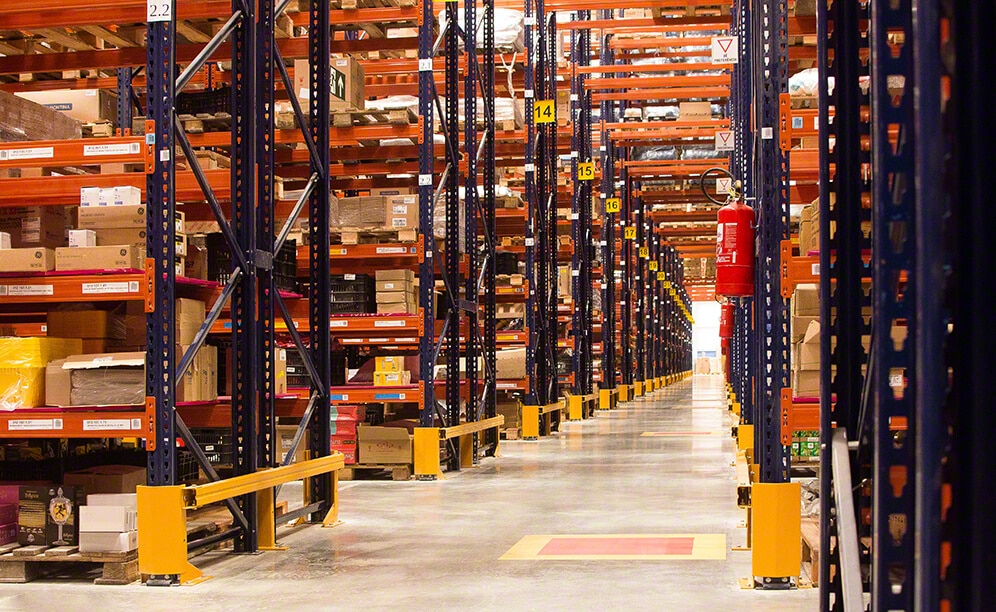 O armazém de atacado Bartofil no Brasil - Mecalux.com.br