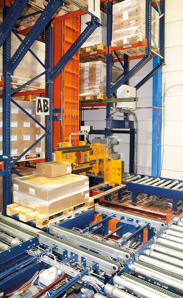 Automatização em distintas fases do seu armazém da Disalfarm - Mecalux ...