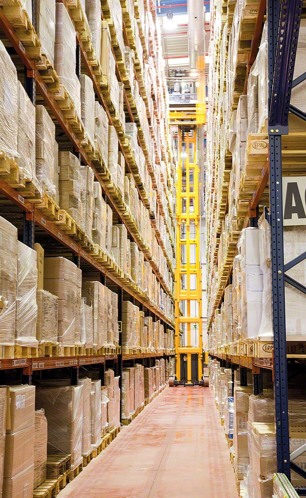 Automatização em distintas fases do seu armazém da Disalfarm - Mecalux ...