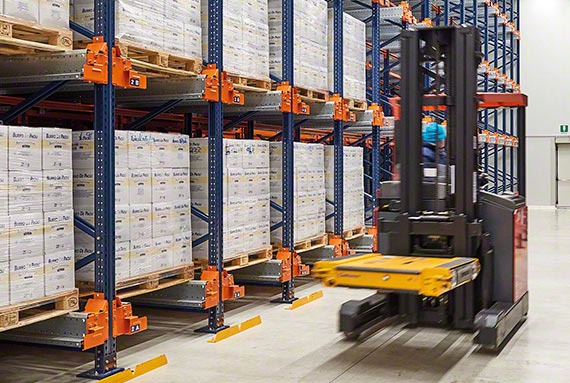 Pallet Shuttle (carro shuttle) - Mecalux.com.br